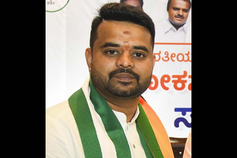 Court issues arrest warrant against JD(S) MP Prajwal Revanna in sexual ...